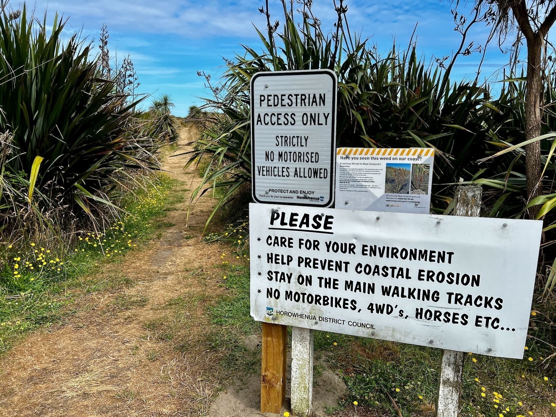 Waikawa News - Pedestrian Access Only tracks to the beach